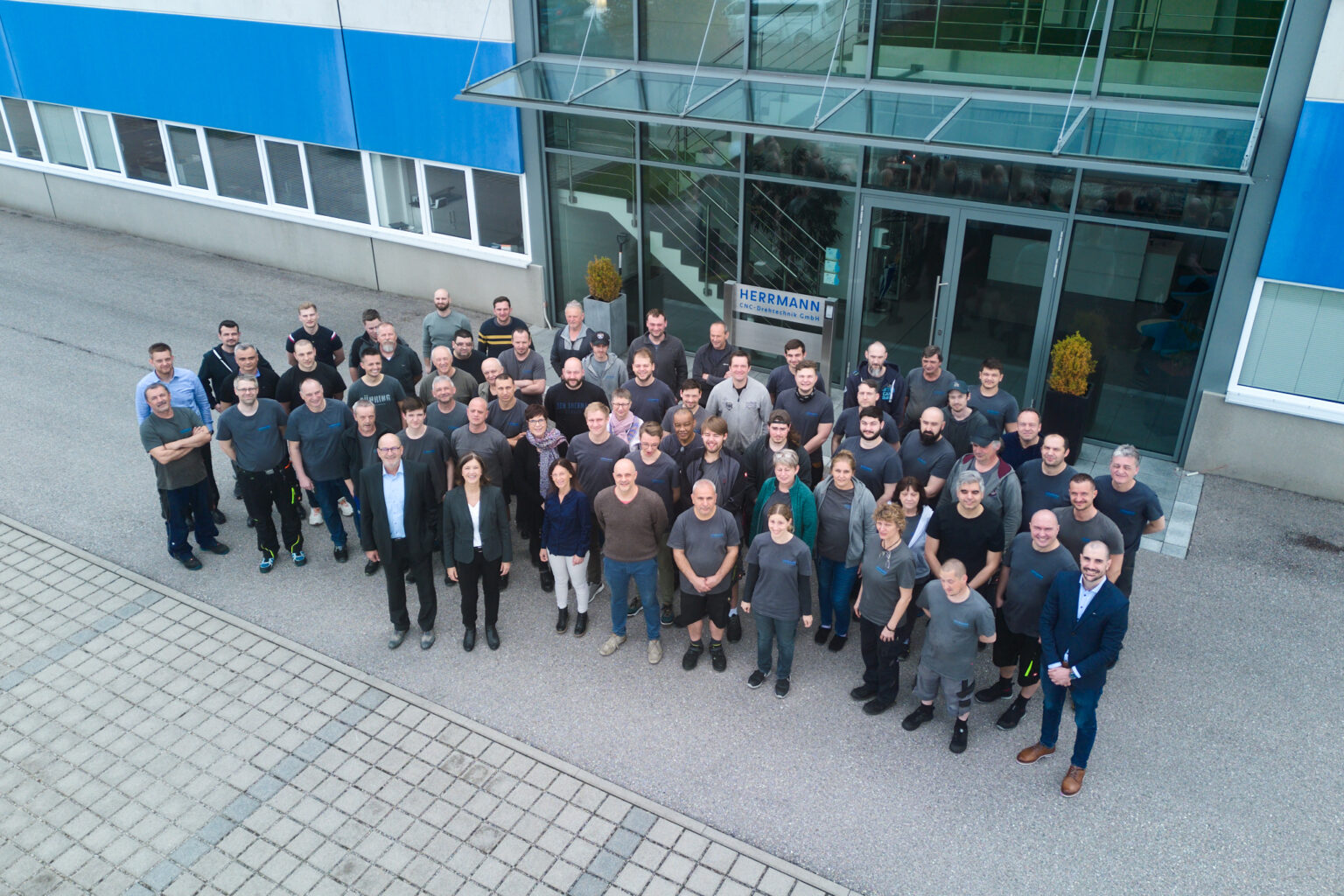 ÜBER UNS - HERRMANN CNC